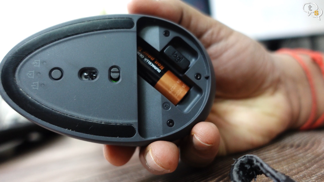 Logitech Lift Wireless Ergonomic Mouse | talkingStuff Network